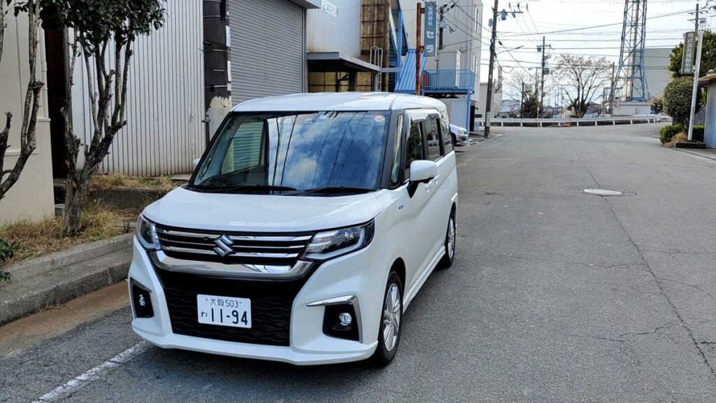 スズキ・ソリオ ガソリン(MA27S)とハイブリッド(MA37S)試乗レビュー 乗り心地や燃費それに運転のしやすさや室内の広さについて - 車情報車大好き